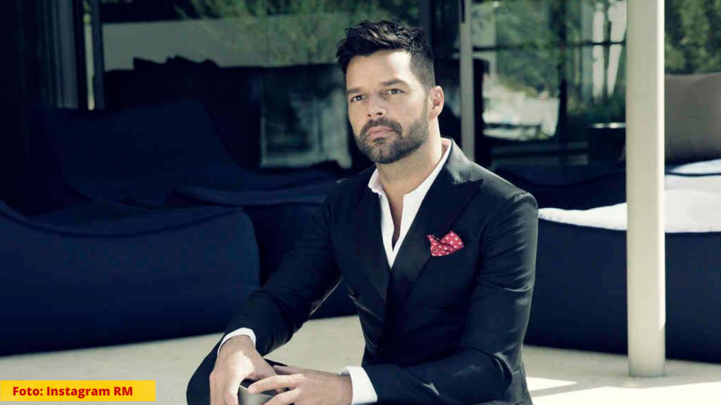 Ricky Martin deja sin aliento a sus seguidores al posar desde la playa