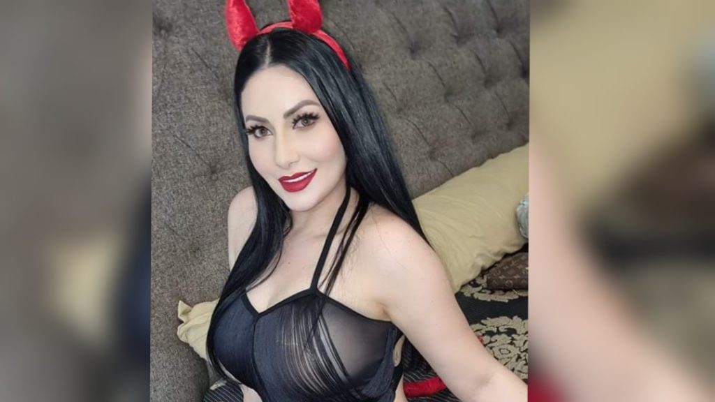 Ariana Herchi deja ver el 'fruto prohibido' en pleno TikTok